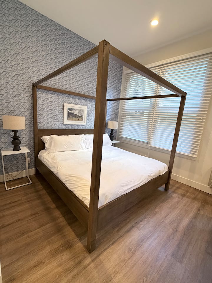 Walk To The Bay Farmers Market & Top Eats! - サンディエゴ