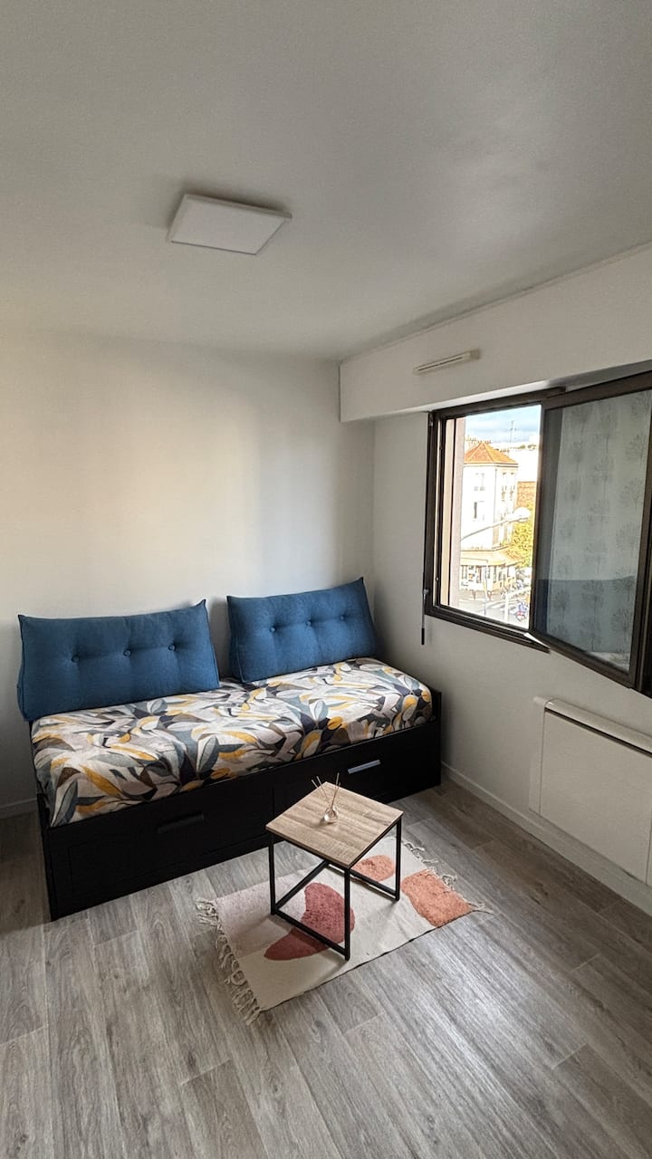 Studio Aux Portes De Paris - Porte de Montreuil