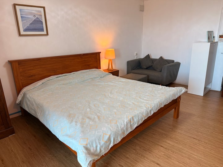 清迈长康路天天夜市公寓。下楼就是清迈著名的阿努商夜市，附近有711，按摩店，生活便利。 - Chiang Mai