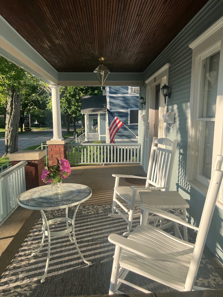 Incredible Location|downtown St. Joe|30 Day Rental - Benton Harbor, MI