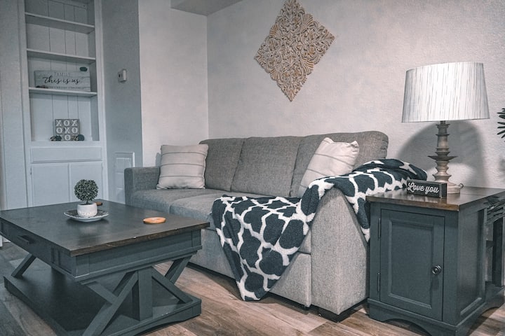 Cozy 1 Bedroom Condo - Bakersfield, CA