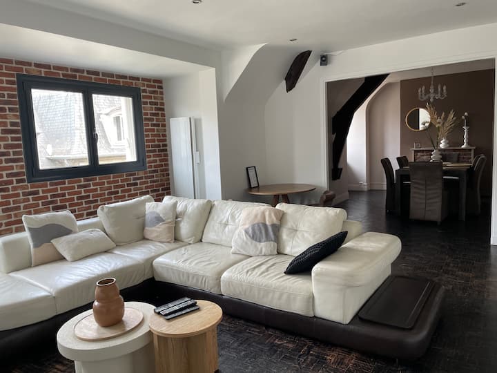 Grand Appart Cosy • Hyper Centre • Idéal Famille - ibis Compiegne