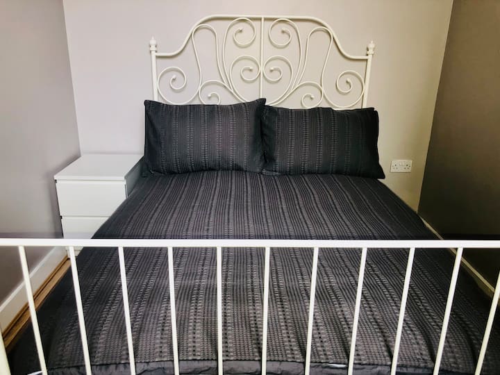 Spacious Apartment North Belfast - Belfast