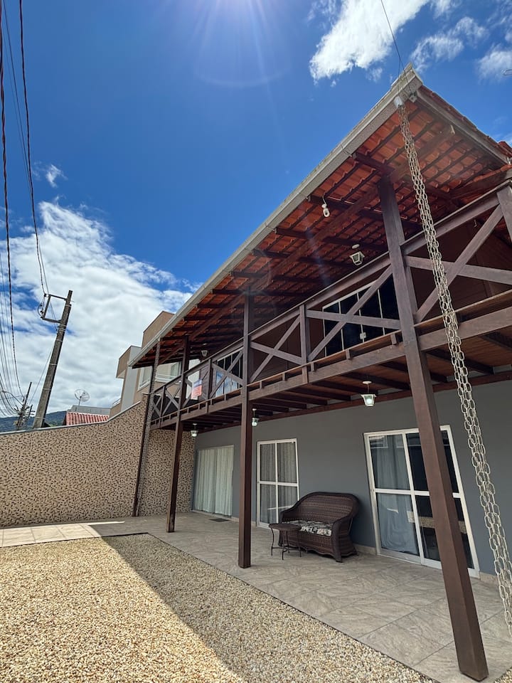 Casa Com Piscina à 700m Da Praia Para 15 Hóspedes - Itapema