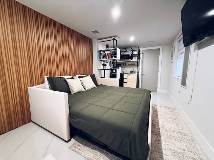 Heart Of Miami: Cozy Studio | Free Parking - Miami, FL