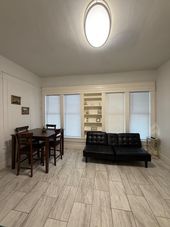 Cozy & Quiet Unit #11 Centrally Located - Nuevo Laredo