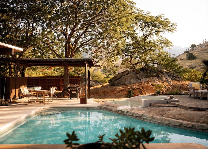 Artist's Oasis Romantic Retreat W/ Sauna! - Kings Canyon National Park