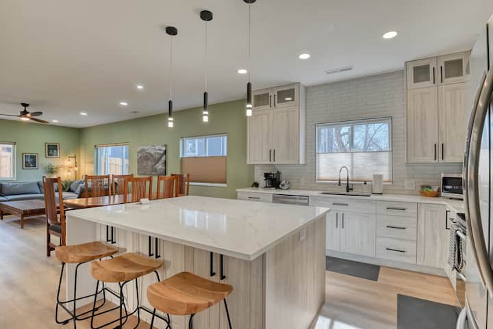 New Construction/modern/downtown - Colorado Springs