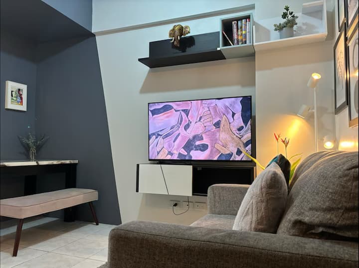 Cozy 2 Bedroom With Pool & Netflix & Unli Net - Valenzuela