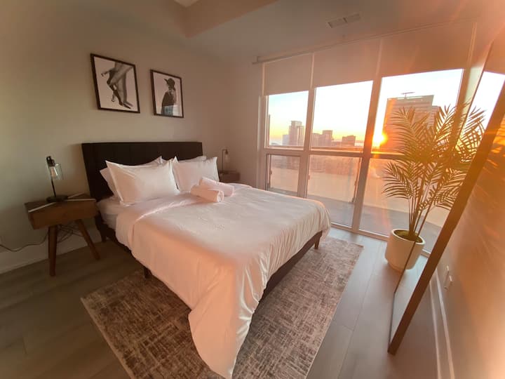 Lux Cityview Condo W/freeparking By Cn Tower - Toronto