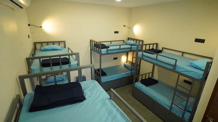 The Colaba Pod, Hostel In Colaba - Uran