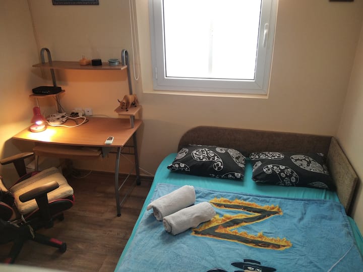 1bdr Aprt, Mamad In The Aprt,25min From Dead Sea - Israel