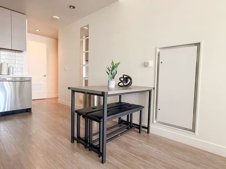 Upper Floor 1b Luxury Apt In Dtla! Near Usc And Kt - Los Angeles, CA