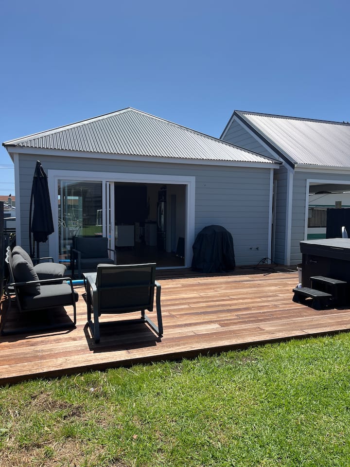 Strandon Beach Villa - New Plymouth