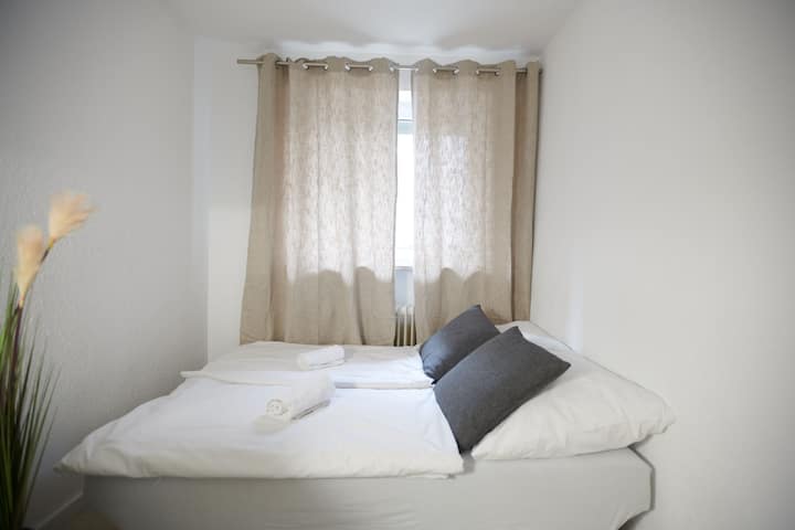 Direkt Am Hbf Stuttgart , 1 Zimmer Apartment (3) - Stuttgart