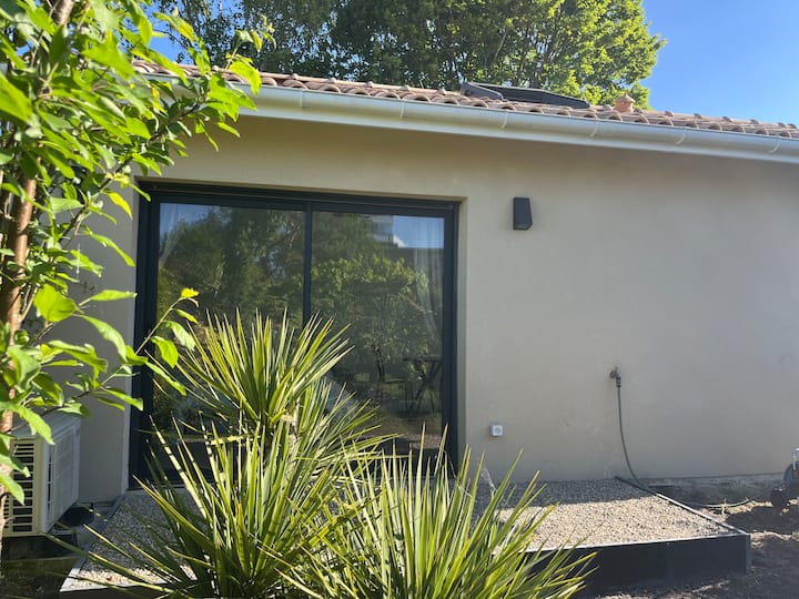 Studio Indépendant Bien Placé - Parking Gratuit - Bordeaux Mérignac Airport (BOD)
