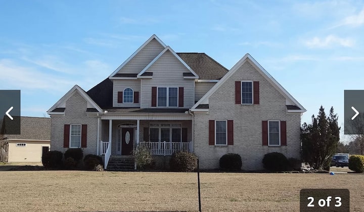 Elegance & Comfort: Your Greenville Escape - Greenville, NC