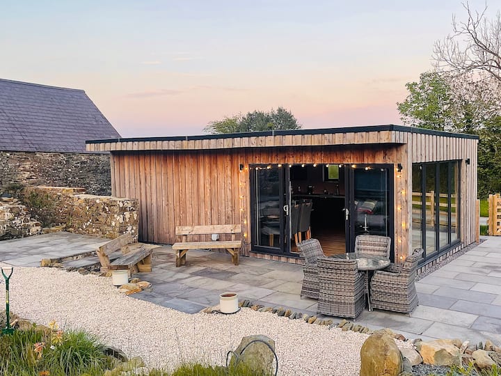 Y Caban, Rural Setting, 10 Min Drive From Beach - Ceredigion