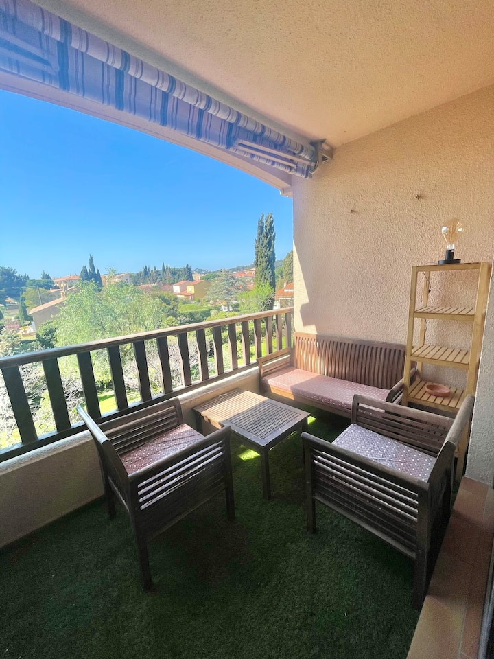 Joli Studio Avec Terrasse - Sanary-sur-Mer