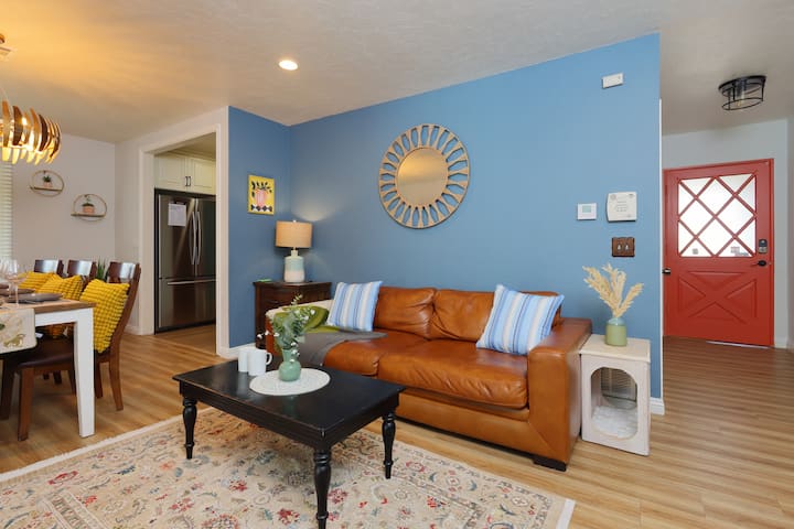 Perfect Home Near Disneyland - Garden Grove, CA