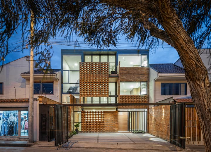 Cozy Ground Floor Retreat With Easy Parking Access - Cuenca