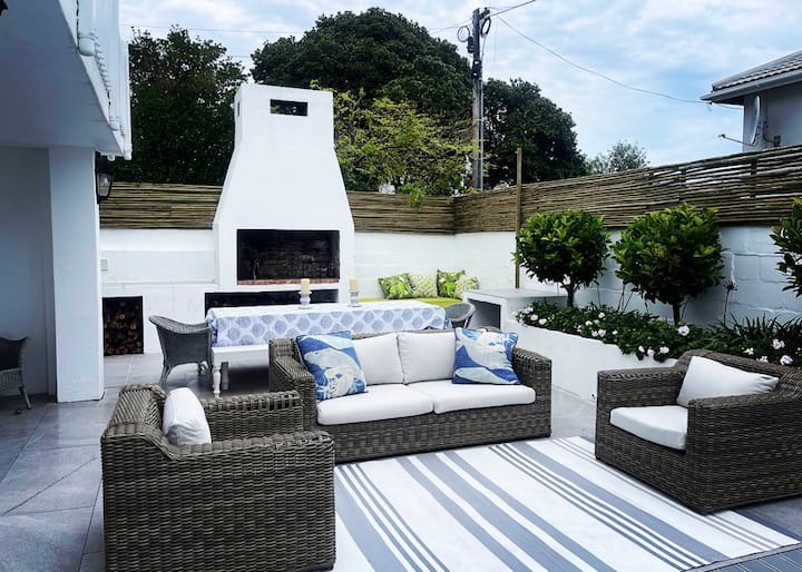 Spacious Family Beach Cottage - Hermanus