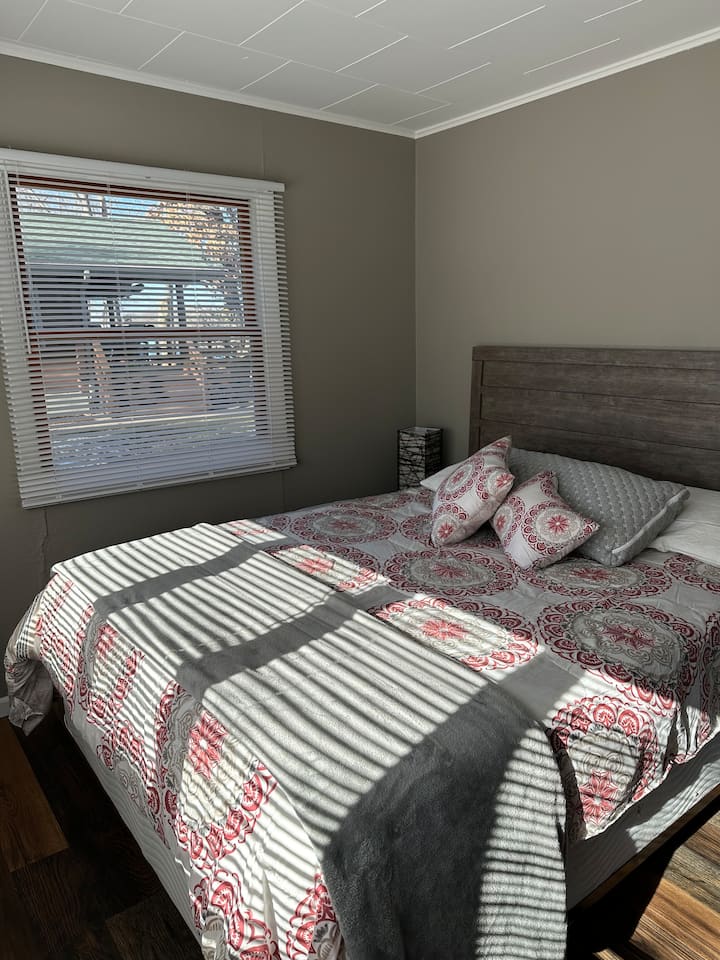 Cozy Home On The River - Fremont, WI