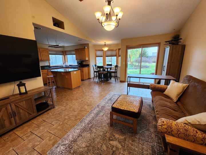 Spacious But Cozy Fairview Home - Centennial - Portland
