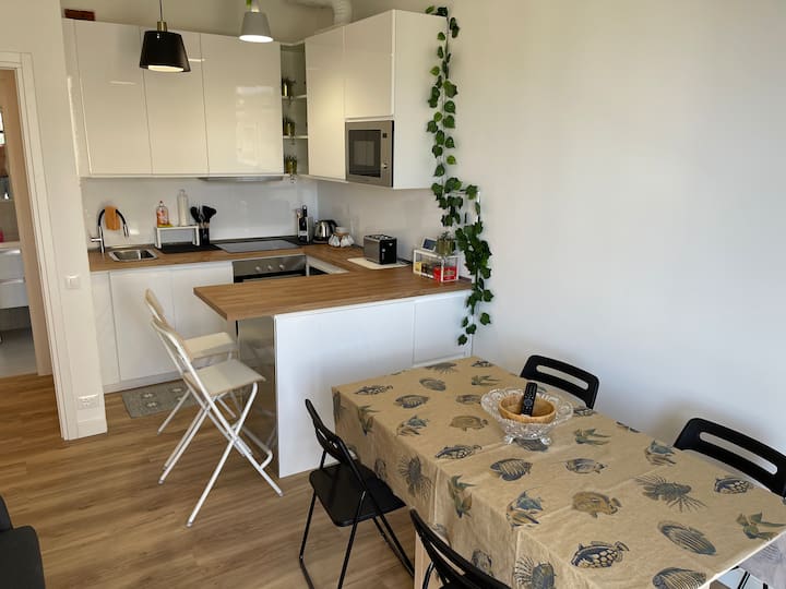 Intero Trilocale Con Parcheggio - Varazze