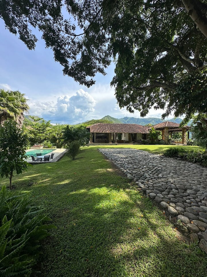 Traditional Antioqueñan Farm - Salgar