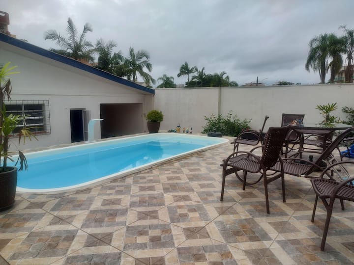 Casa Com Piscina, 200 M Da Praia - Guaratuba