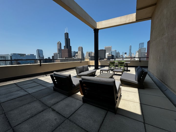 Dtown Penthouse 3bd Views+parking +Gym+pool - Chicago, IL