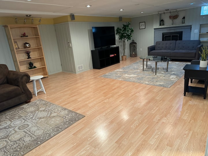 Private Bedroom In A Lake House - Wayzata, MN