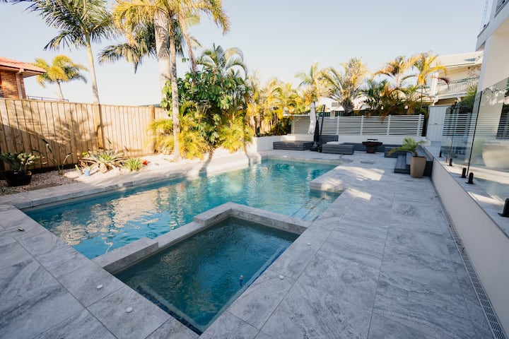 The Palm-five Min Walk To Beach Cafes/restaurants - Alexandra Headland