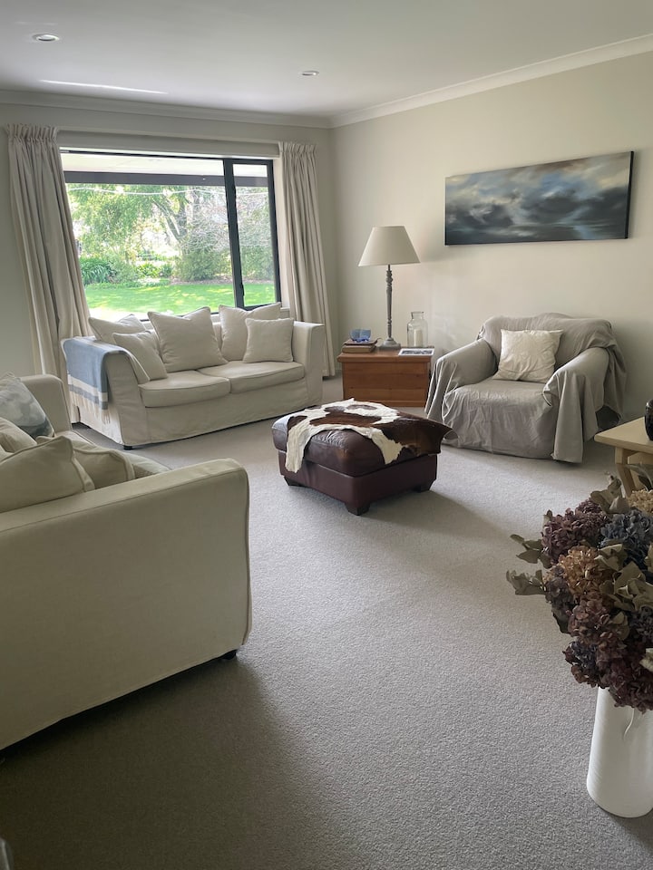 Warm And Friendly On Swindon - Amberley