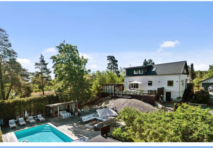 Villa I Lahäll/täby Med Pool - Sweden