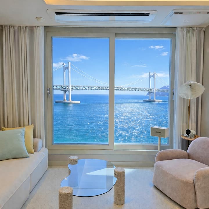 오붓! 광안대교 아래 요트들의 재롱을 관람하는 아늑한 숙소(침실2개+거실)#무료주차 - Busan