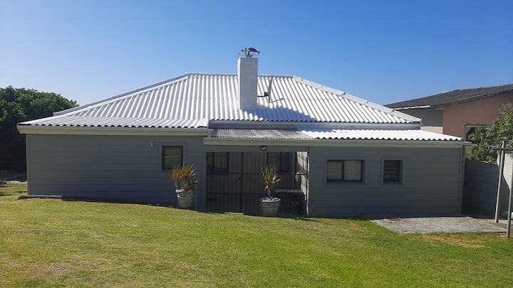 Ebbe Flut Surf N Turf - Gansbaai