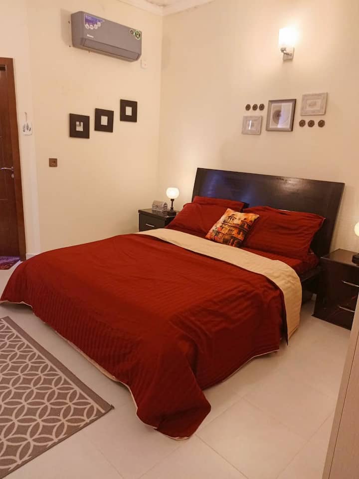 Fully Furnished Park-faced Ac Wifi Executive Villa - Karachi