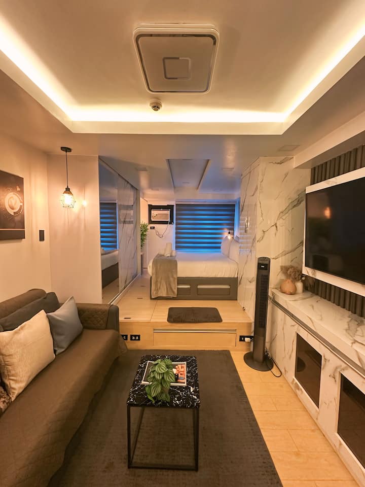 Hotel Type Staycation At Mplace Near Tomas Morato - Quezon City