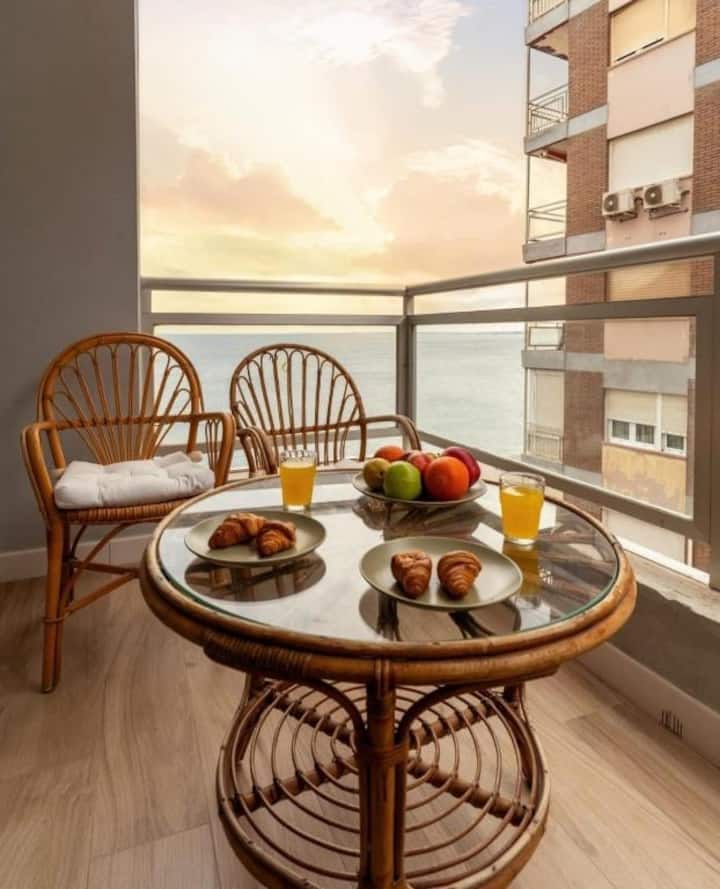 Sea Views: Your Refuge On The Paseo Marítimo - Almería
