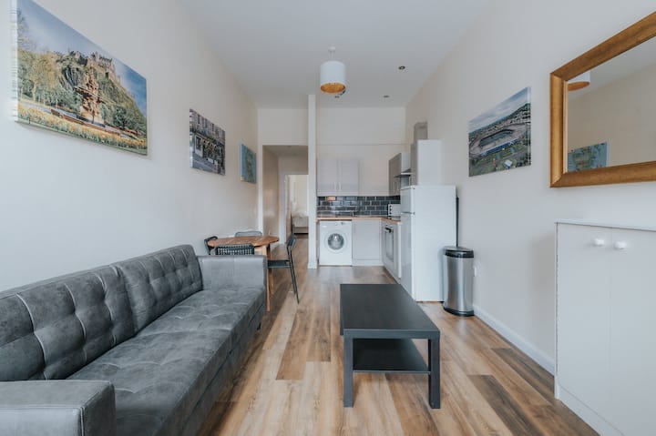 City Central Main Door Apartment - Edinburgh