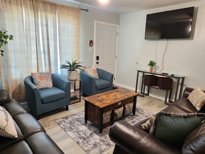 6 Beds House - 1 King & 5 Queens, 4 Bedrooms - Hobbs, NM