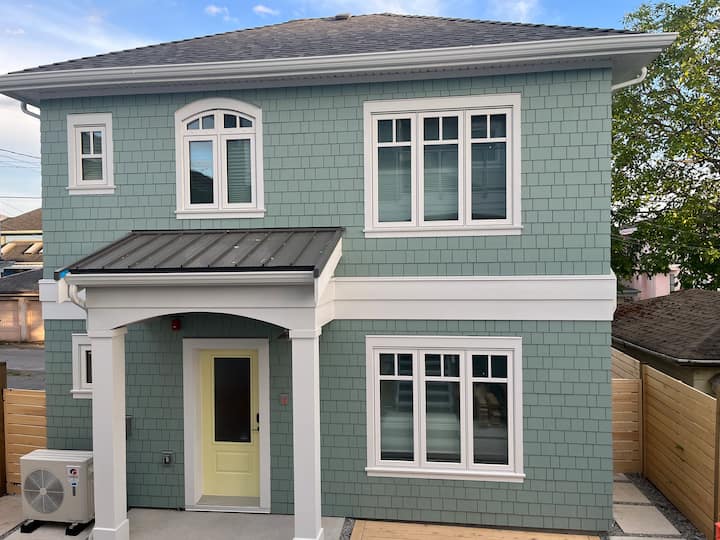 Home In Central Vancouver - Vancouver