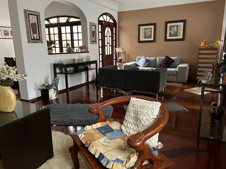 Quarto Com Suíte - Sjc- Bosque - Estoril - D Inês - São José dos Campos