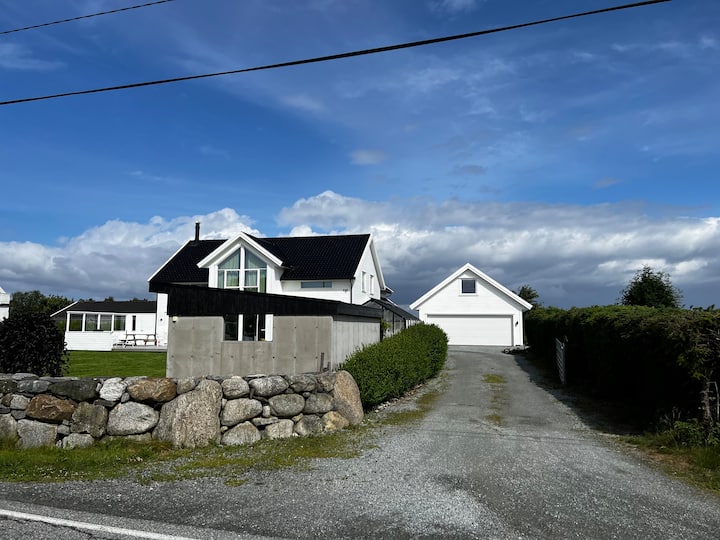 Landlig, Barnevennlig Hus For 10 Pers,på Randaberg - Stavanger