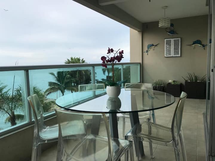 Lujoso Apartamento Con Vista Al Mar - Salinas