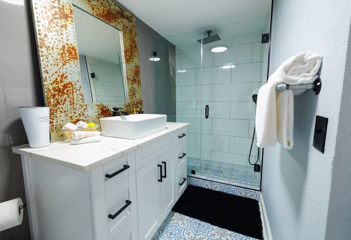 Madi’s Bohemian Studio - Tampa Bay, FL