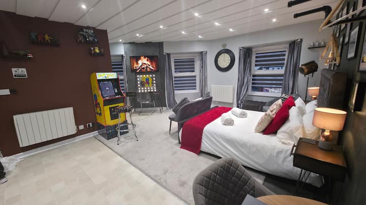 1 Bed Luxury Apartment With Offsite Spa/gym Access - Windermere, UK