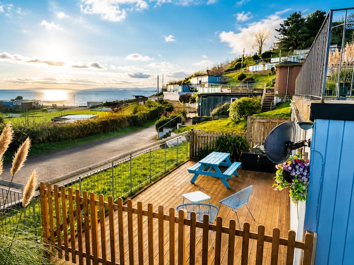 Sea View Beach Apartment Dog & Family Friendly - Looe